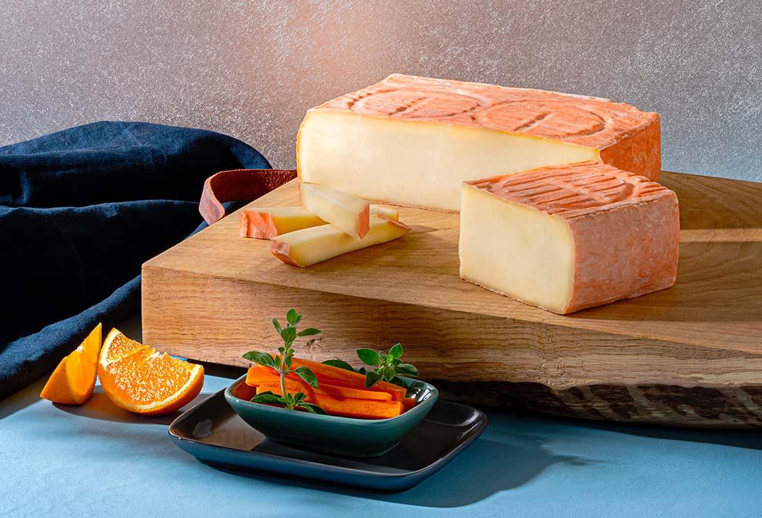Taleggio DOP - BASSI FORMAGGI - Luna J.S.C